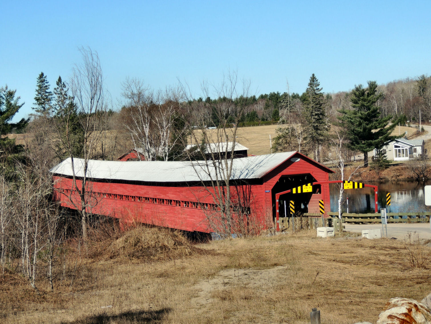 Petit pont de Ferme-Rouge | Les ponts couverts au Québec