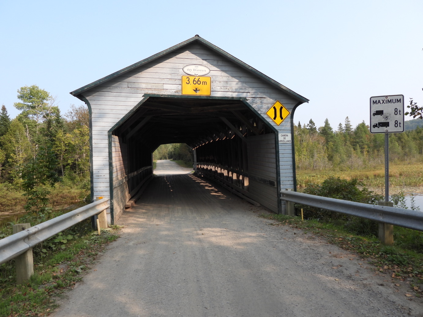 Gérald s’arrête au pont des Draveurs | Les ponts couverts au Québec